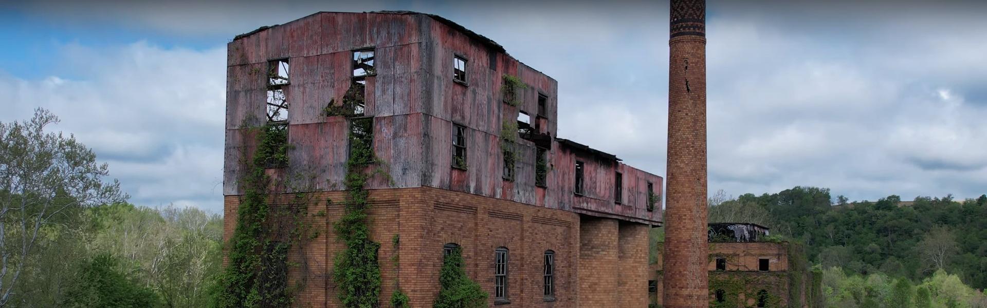 Video: Die Lost Overholt Distillery in Broad Ford - die Schönheit des ...