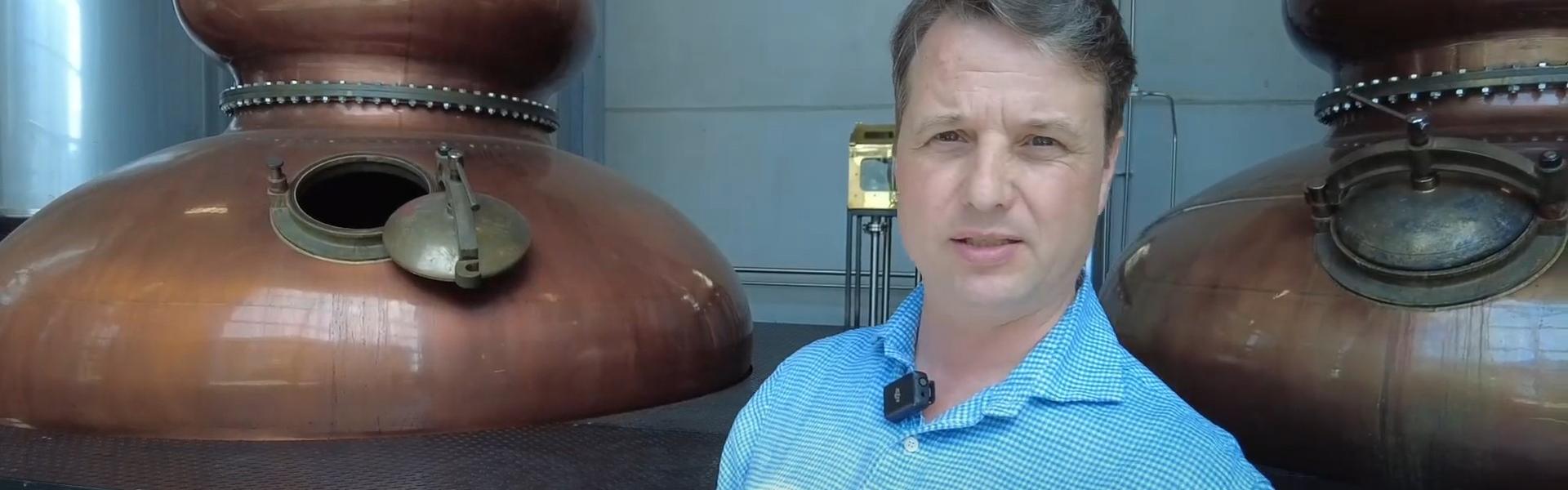 Exklusiv-Video: Besichtigung der Zuidam Distillery in den Niederlanden ...