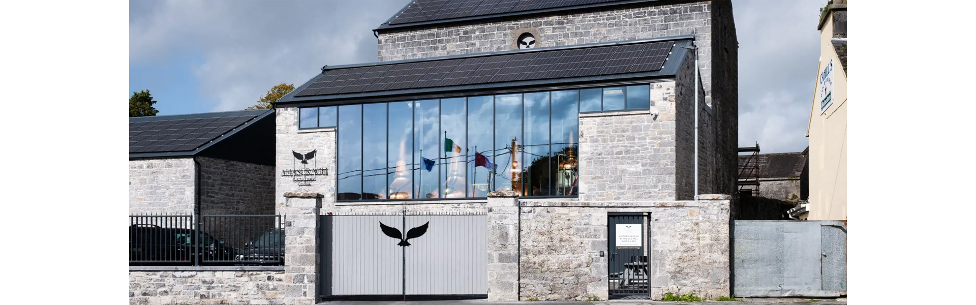 Die Ahascragh Distillery produziert ihren ersten New Make - WhiskyExperts